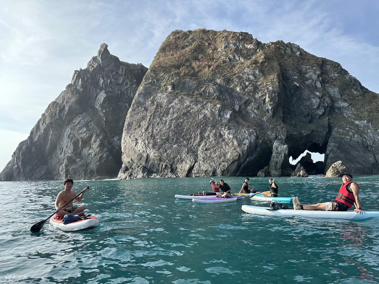Yilan: Dongao Bay・Wuyanjiao Sea Cave - SUP Experience - Klook