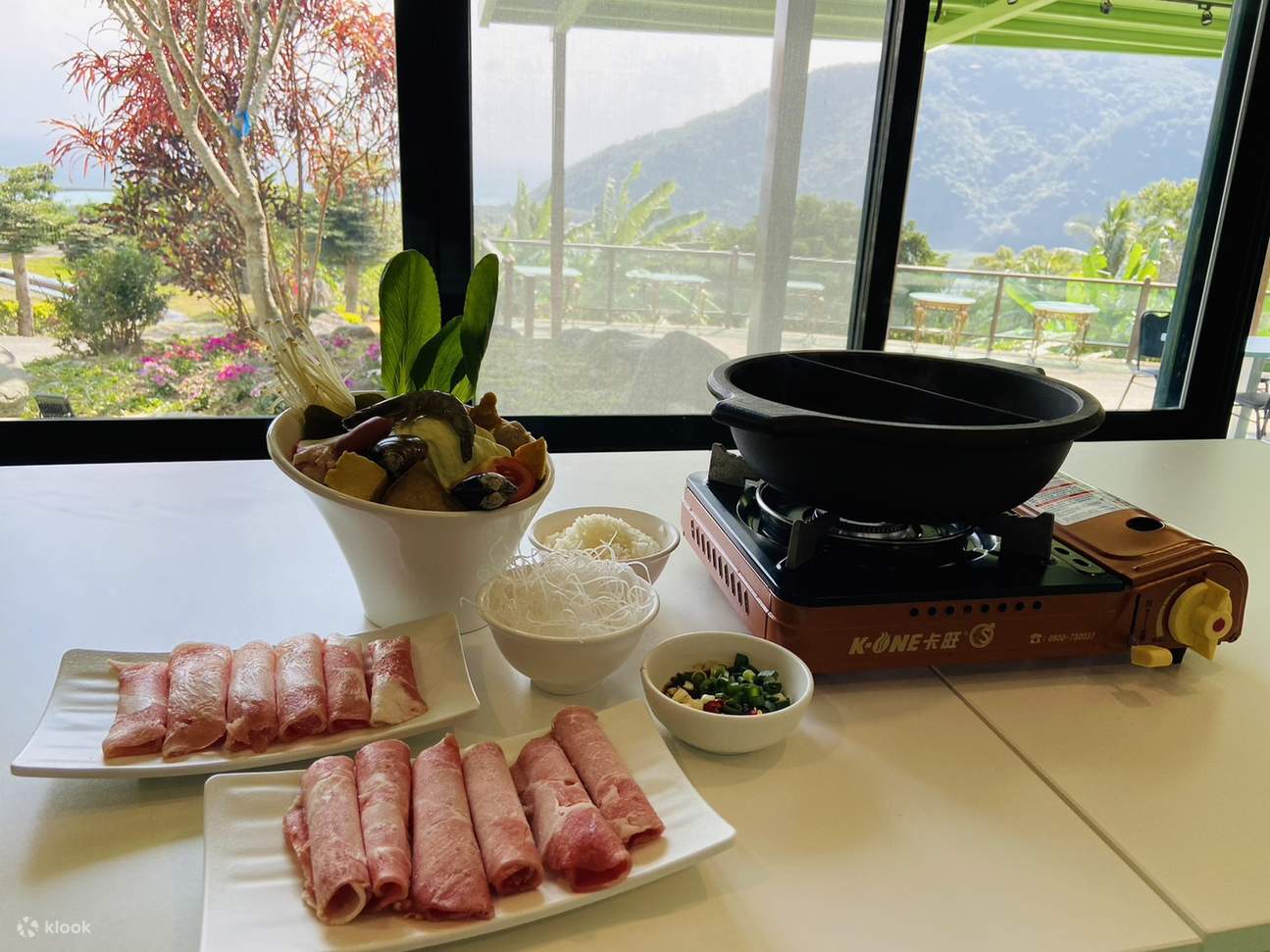 Taitung: Taimali Shanshuiyan Hot Spring Resort - Hot Spring House and ...