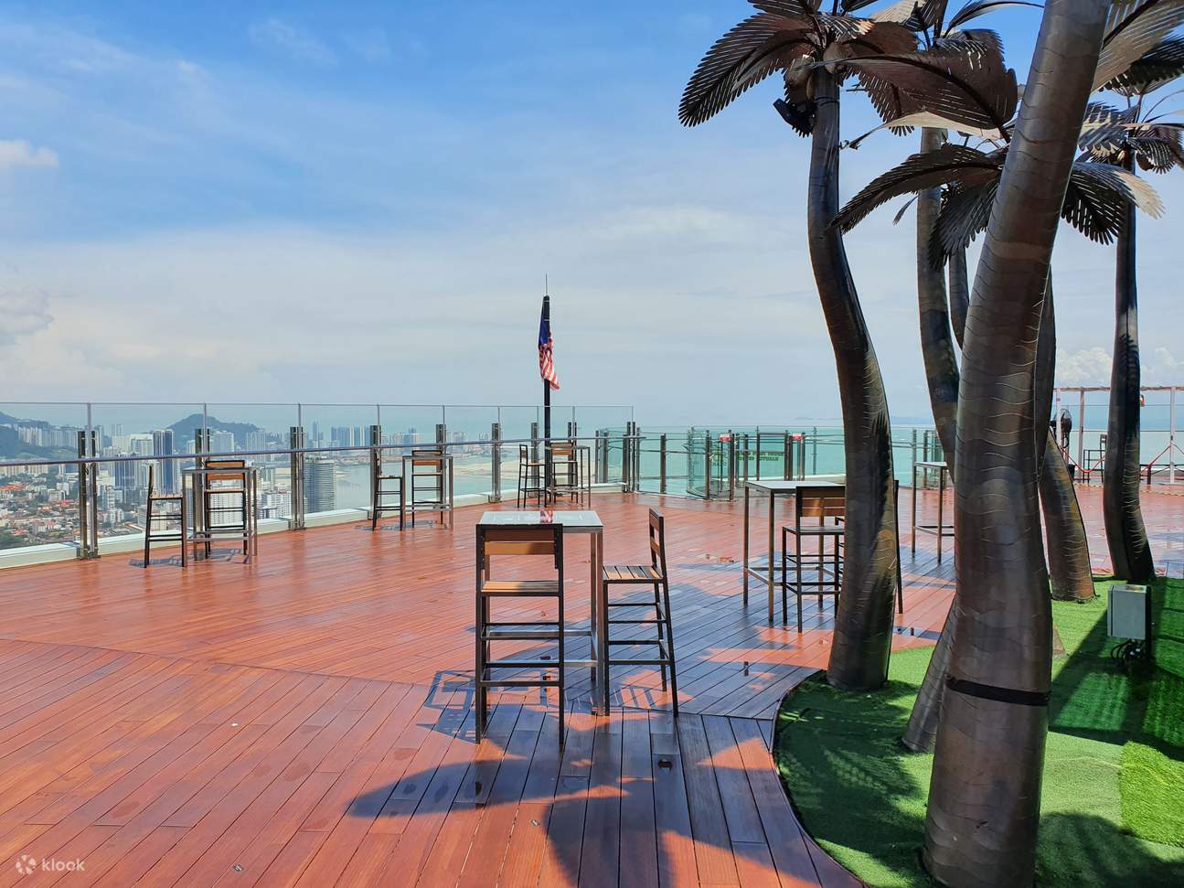 Komtar The TOP (Rainbow Skywalk/Penang Skywalk) - Klook Malaysia