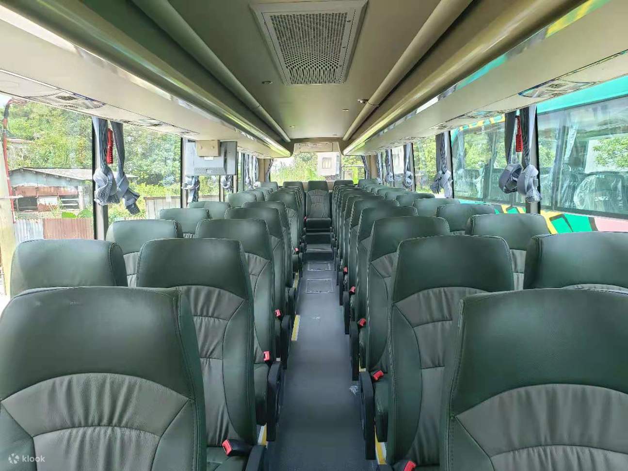 Shared Coach Transfers between Huadu and Hong Kong - Klook