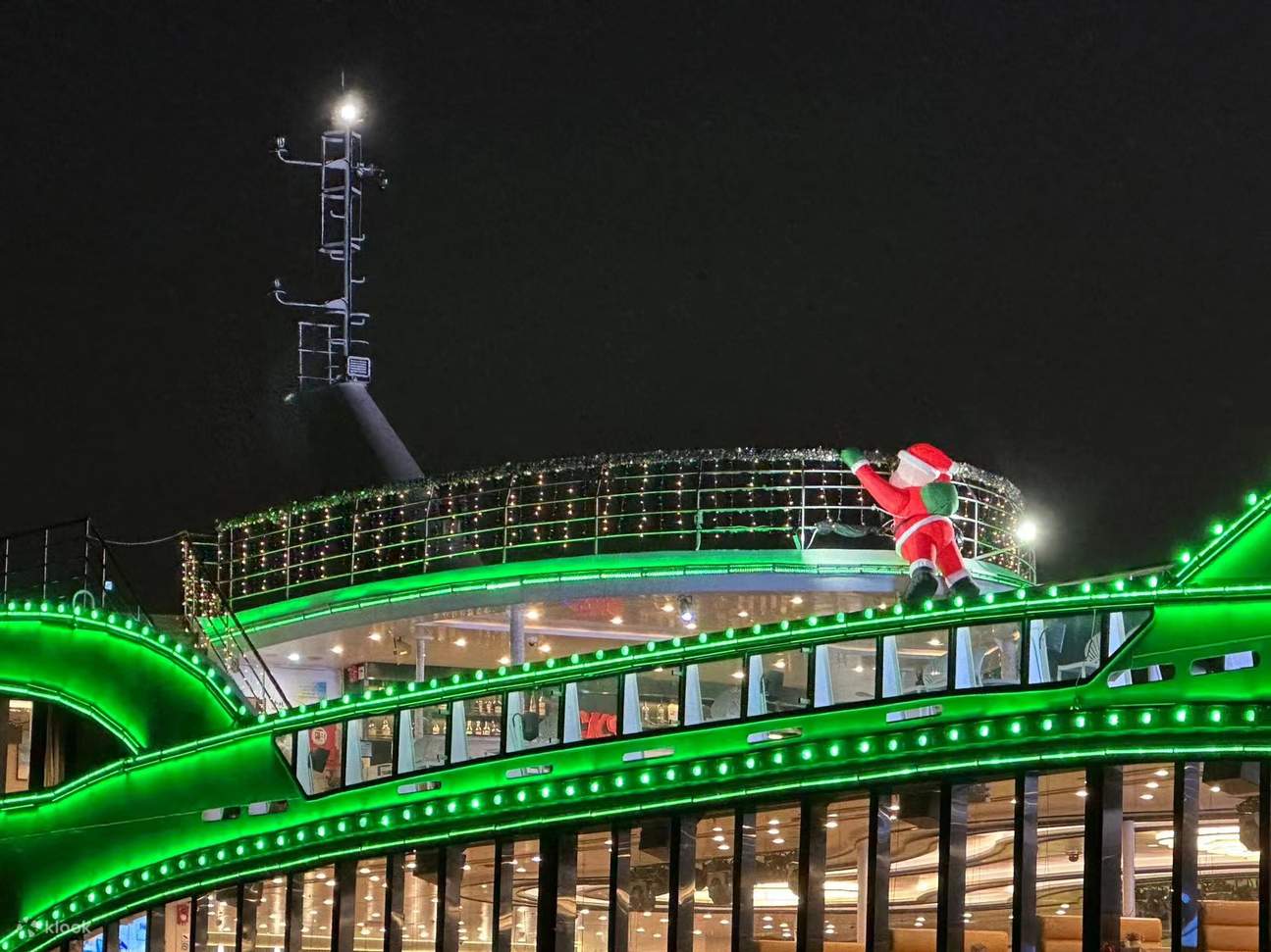 Pearl of the Orient shines on Christmas Eve flight - Klook