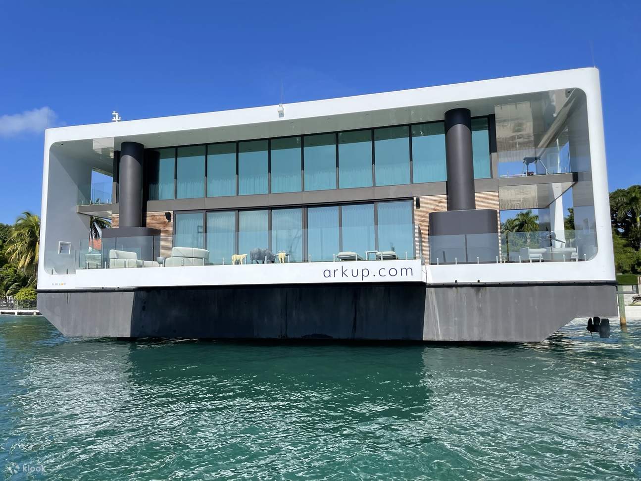 Spectacular Private Sandbar & Skyline Miami Boat Tour - Klook United States