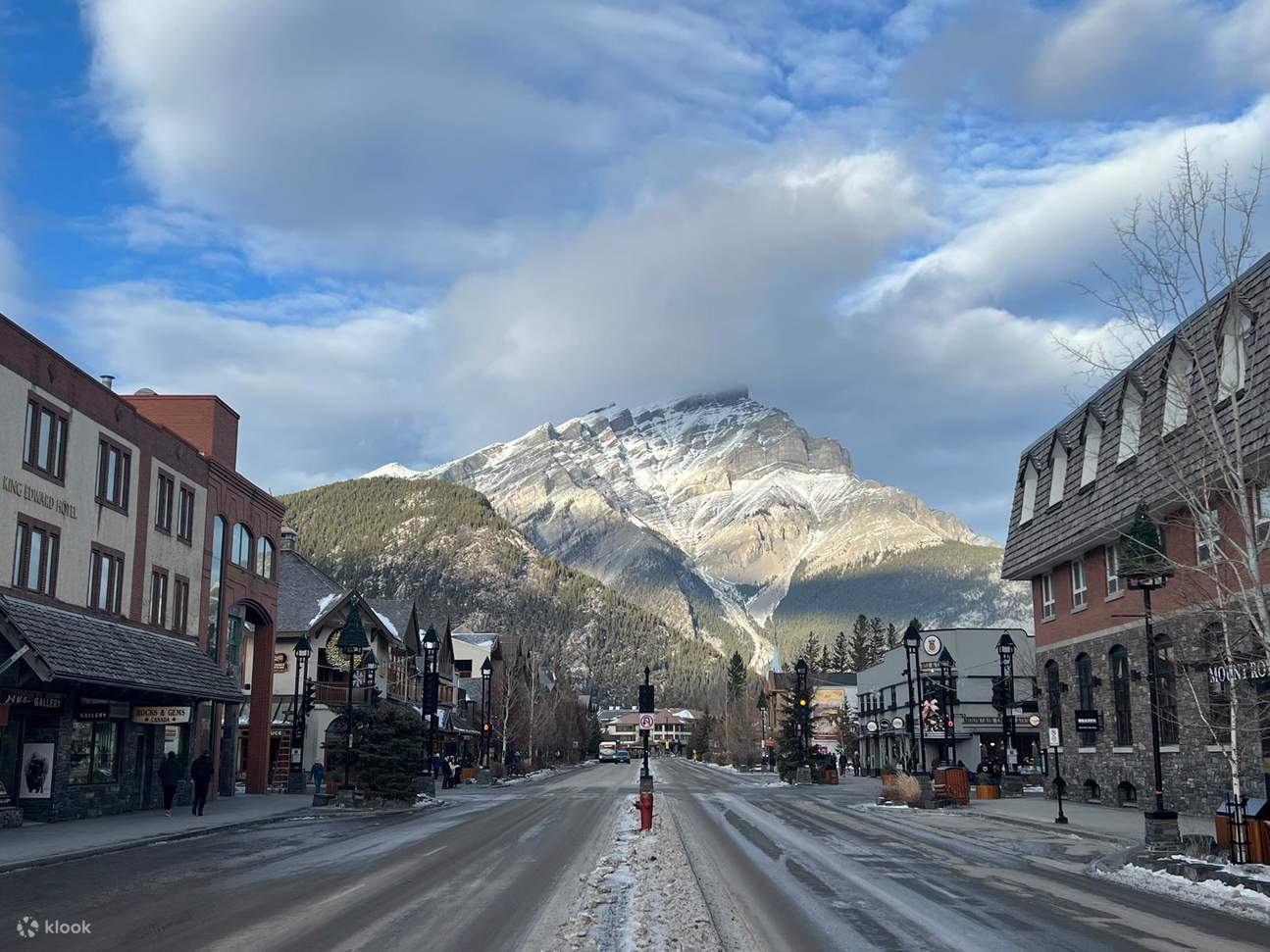 Lake Louise, Emerald Lake, Marble Canyon & Banff Town Canada Tour ...