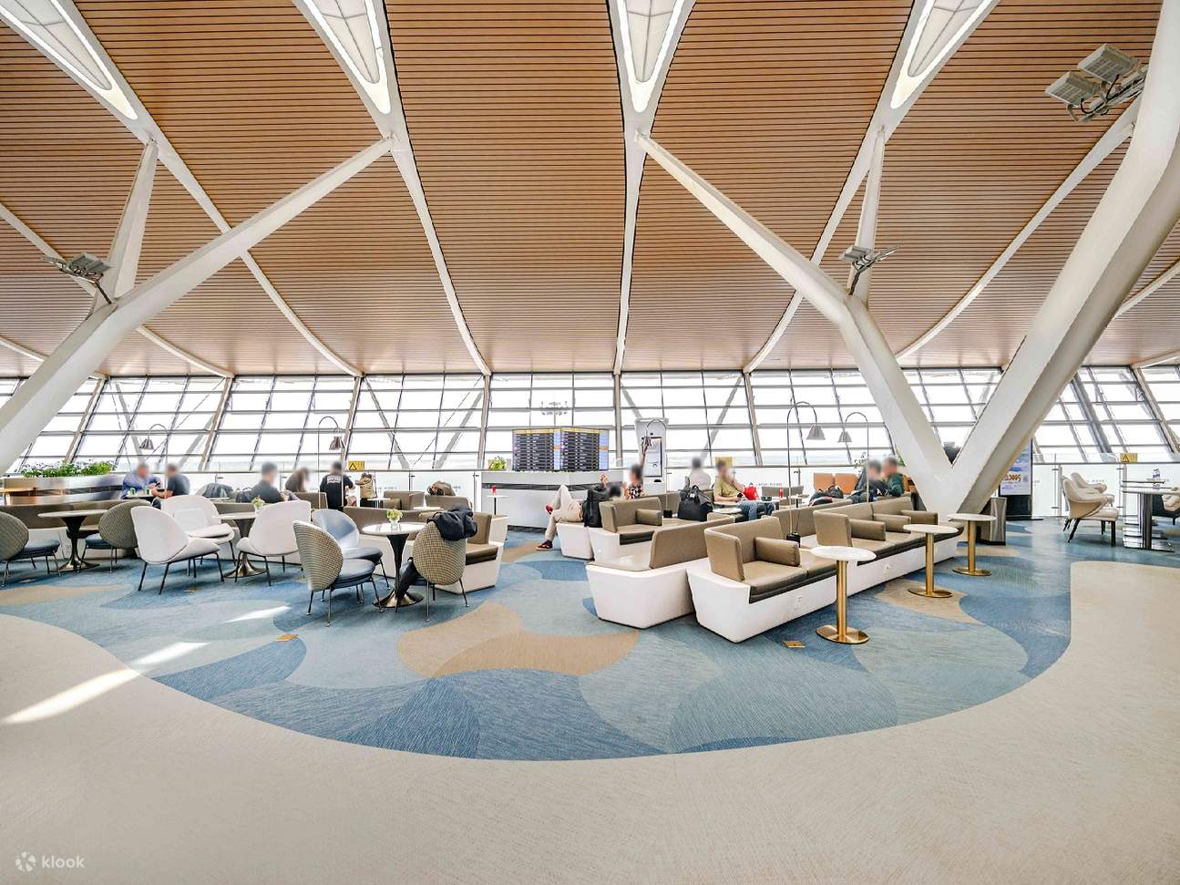 Shanghai Pudong International Airport VIP Lounge Services - Klook Singapore