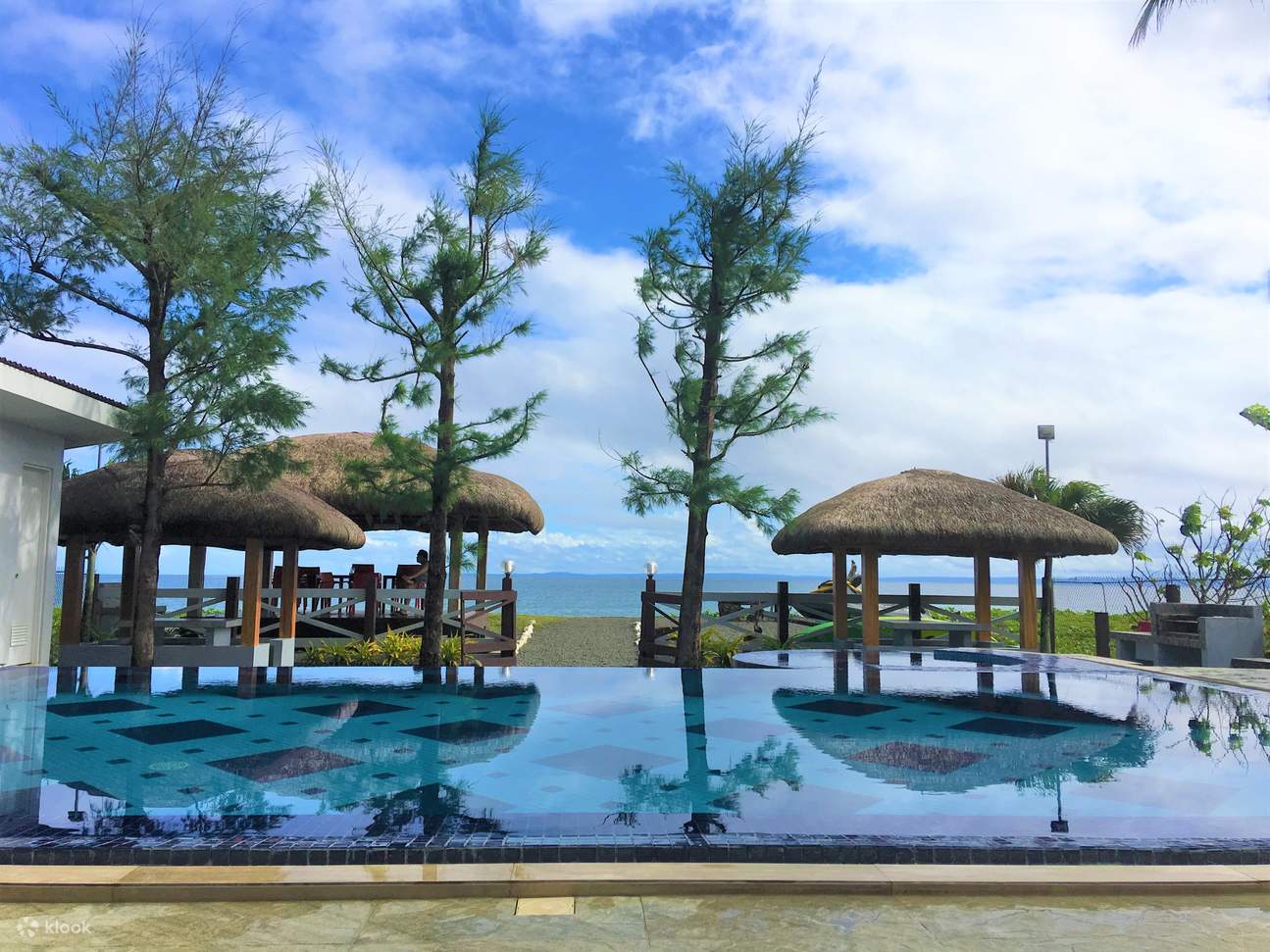 Tres Pinos Beach Resort Day Pass in Quezon - Klook Россия