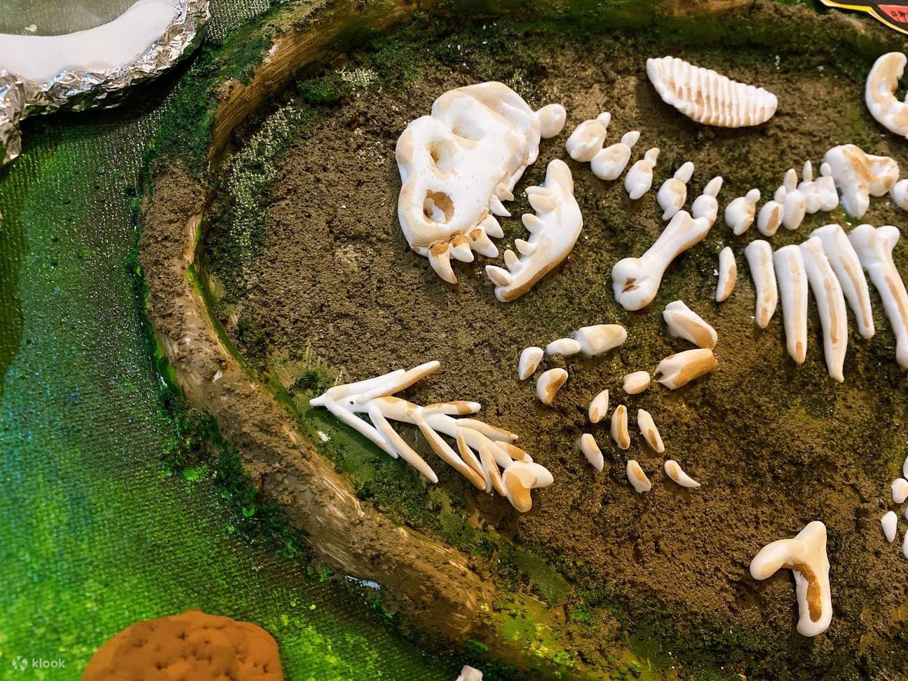 The Living Art｜Exploring Dinosaur Fossils Clay Oil Painting - Klook The ...