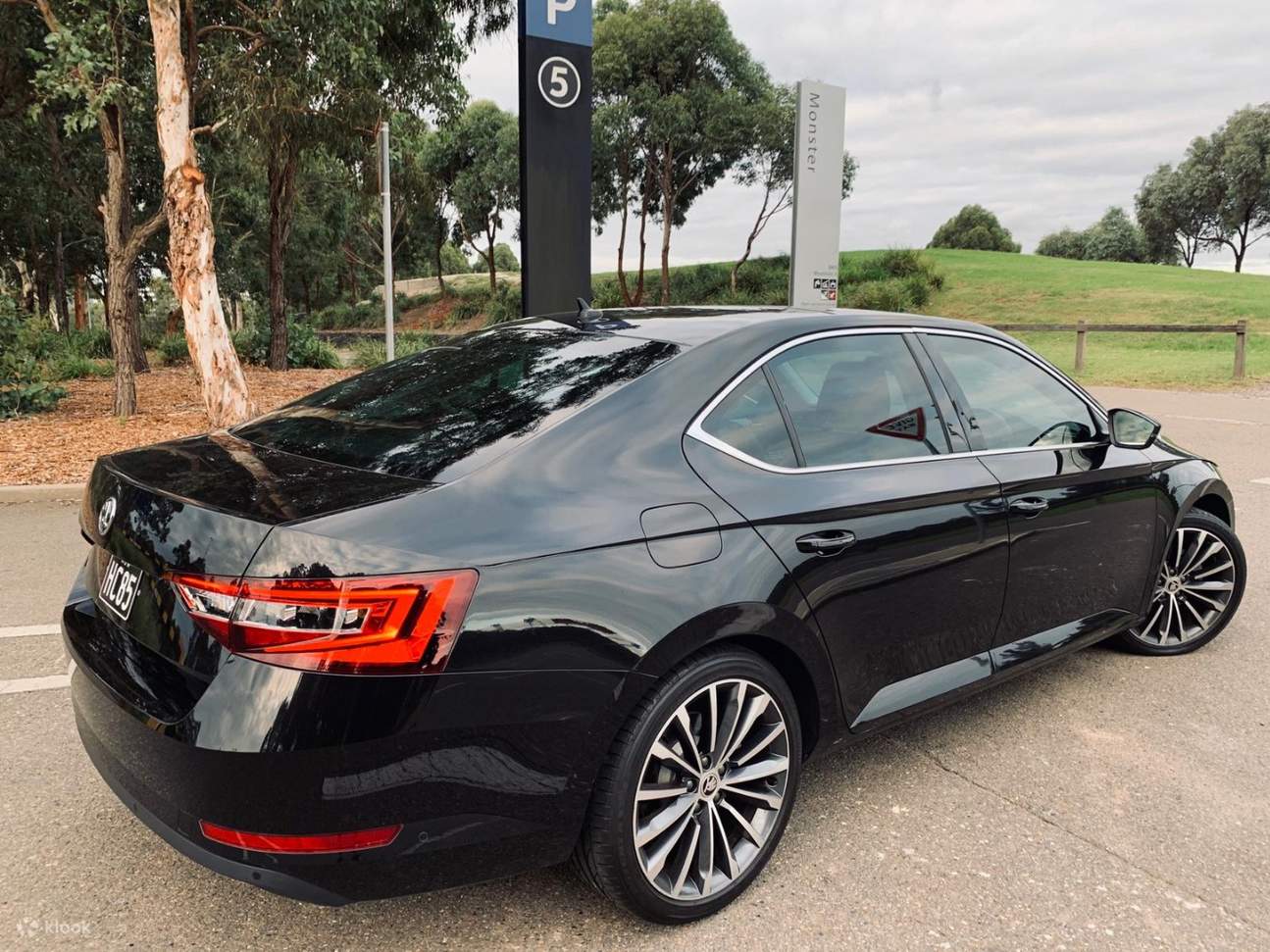 Melbourne Private Car Charter - Klook