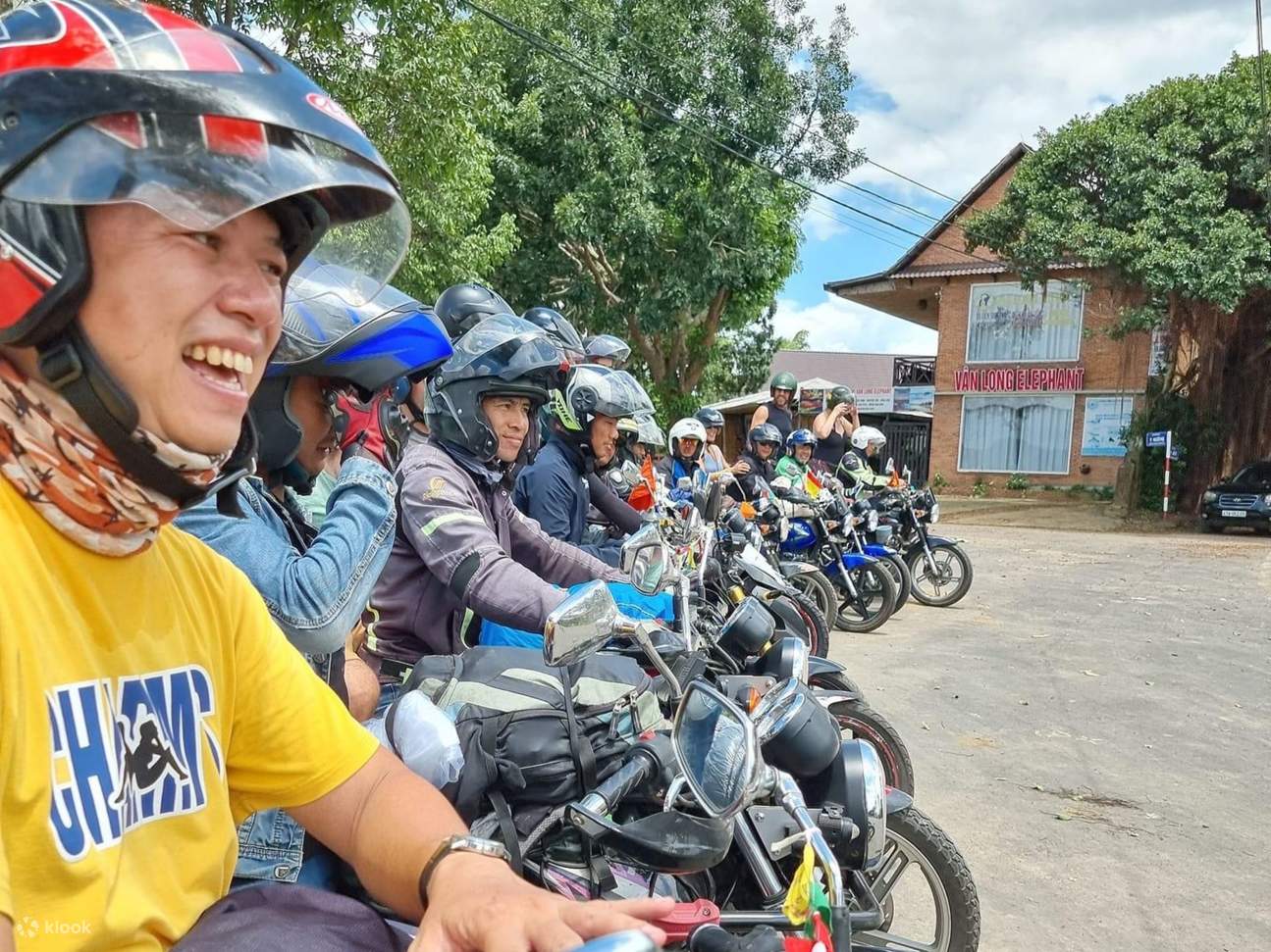 Lawatan Sehari Menaiki Motosikal di Desa Da Lat, Vietnam - Klook ...