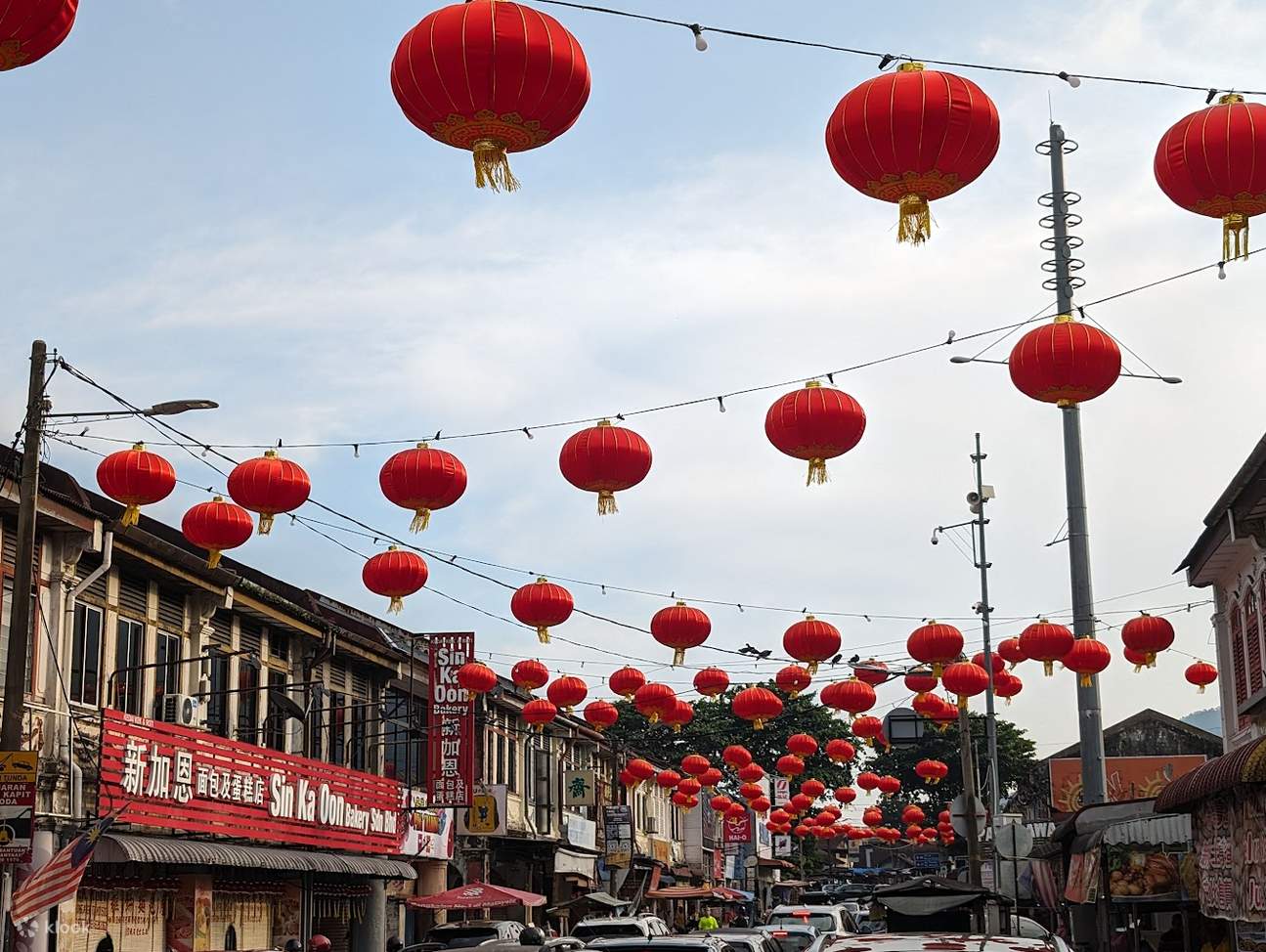 Sunrise Morning Tour : Penanghill & Local Morning Market - Klook Singapore
