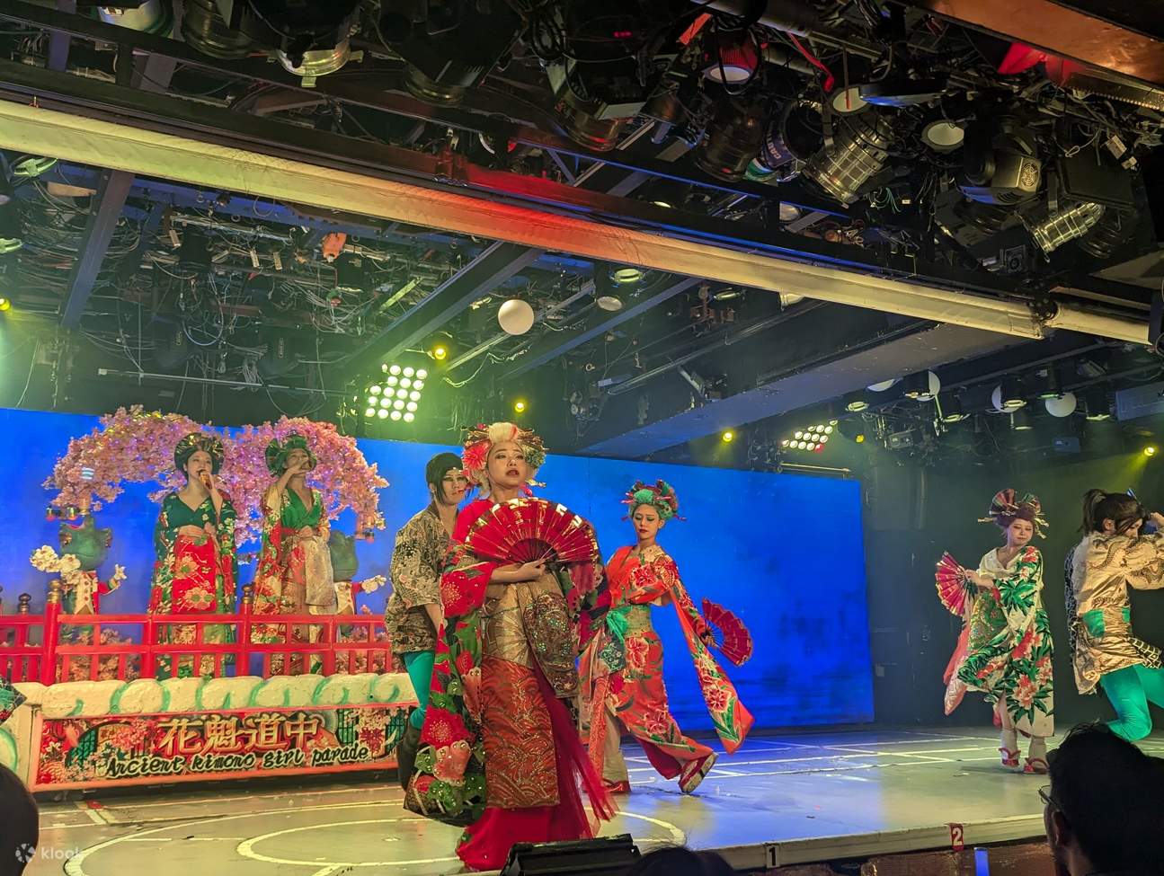 Samurai Show Ticket with 2 Drinks：SHINJUKU *18 years or older - Klook