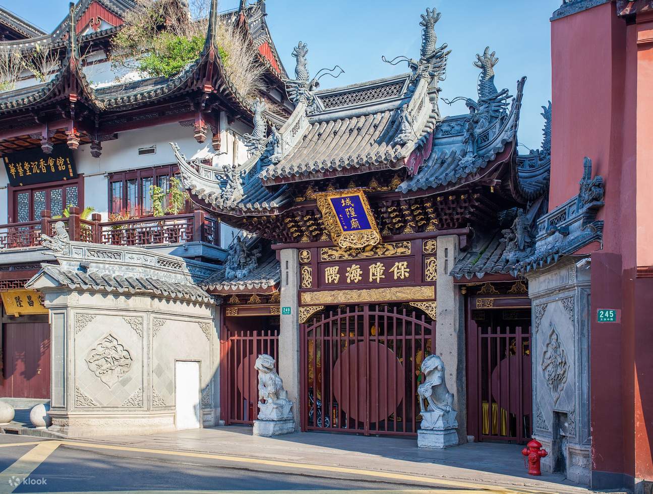 Shanghai Sightseeing Bus + Huangpu River Double-Decker Cruise ...