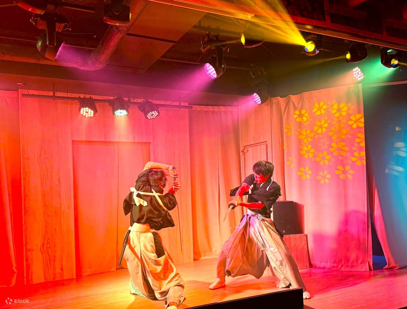Online reservation for Japanese-style dance cabaret show Asakusa Kawa ...