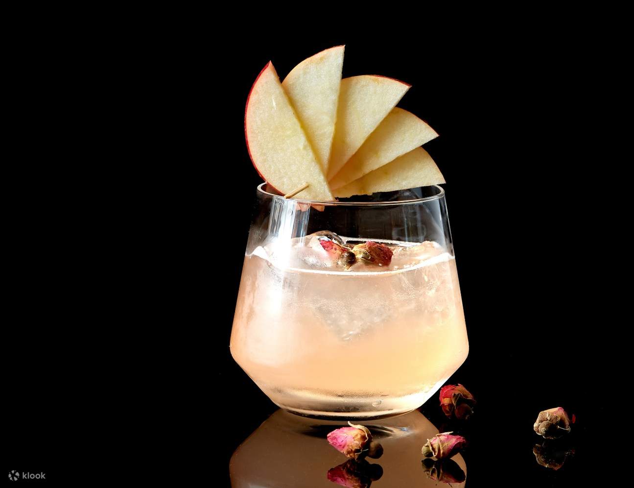 Cocoon Poolside Bar, Grand Mayfull Hotel Taipei - Klook