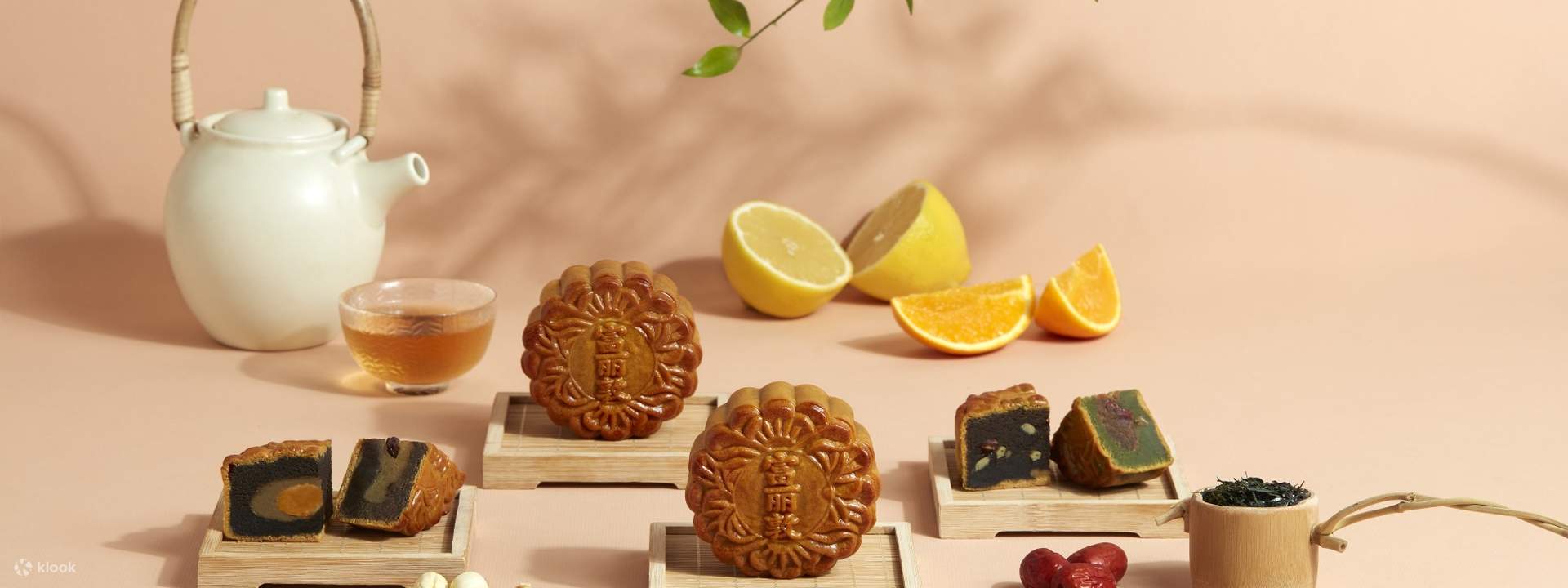 The Fullerton Cake Boutique Mid-Autumn Mooncakes - Klook Hong Kong Hong ...