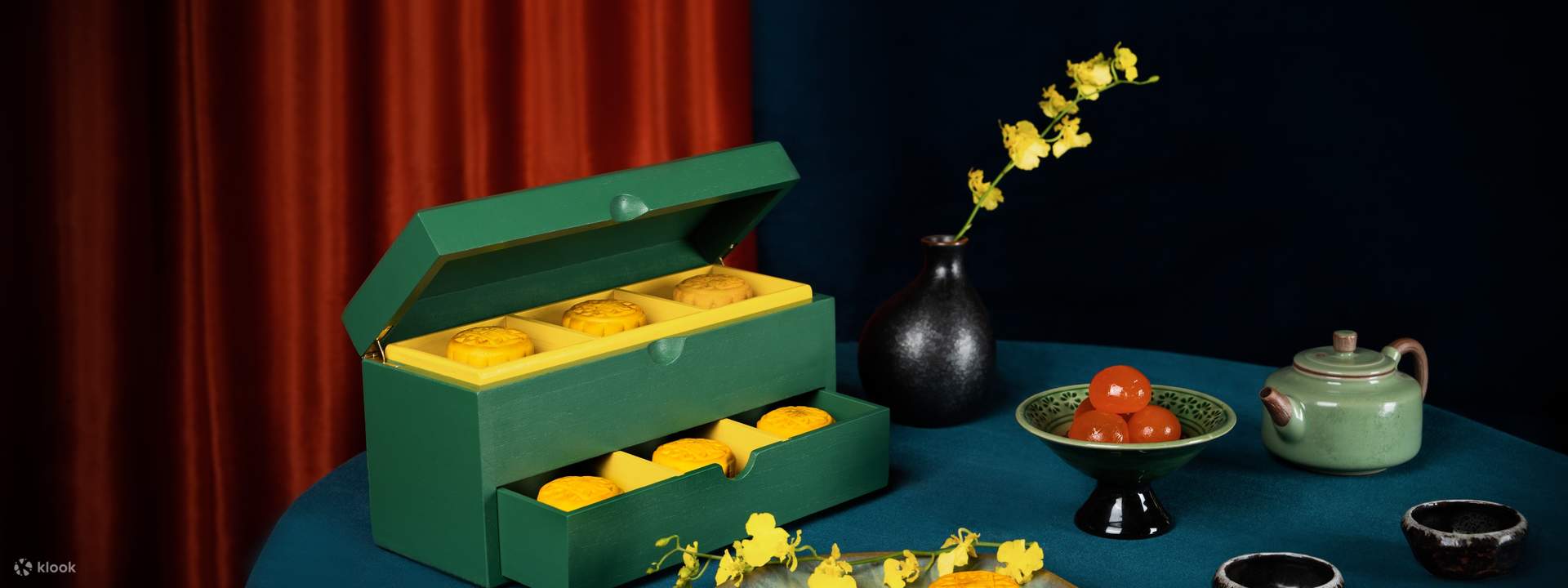 EATON HK Yat Tung Heen | Mini Lava Egg Custard Mooncake Gift Set ...