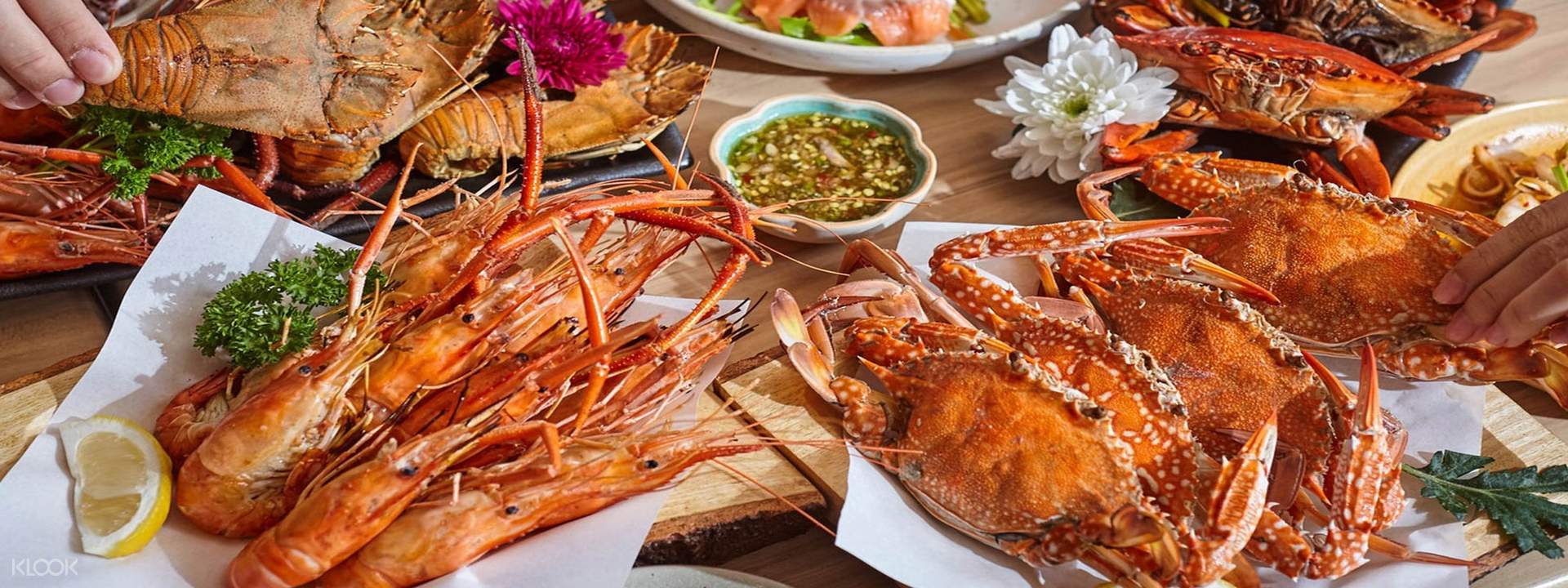 Seafood Buffet and Free Flow Drinks at Burn Whale at Siam Square ...