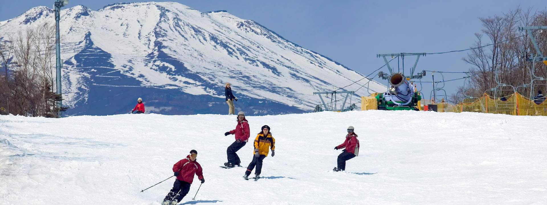 Snow Town Yeti Ski Trip with Roundtrip Transfers at Mount Fuji from Tokyo