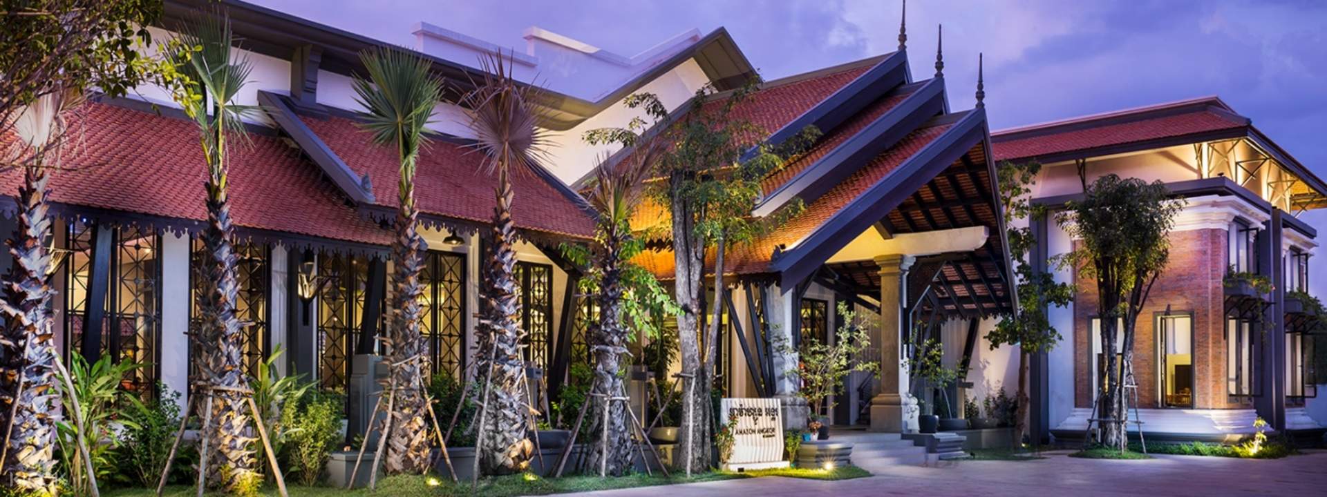 Buffet Dinner with Traditional Khmer Show in Amazon Angkor Restaurant