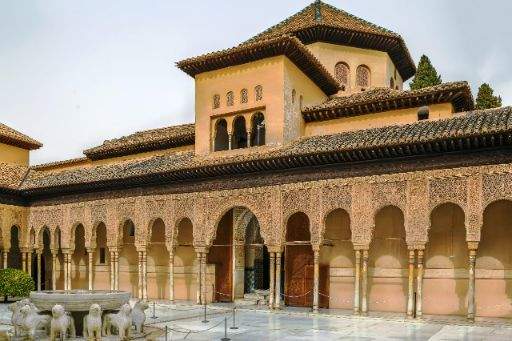 Tour đi bộ nửa ngày Alhambra với Cung điện Nasrid, Albaicin và ...