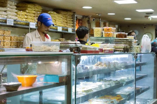 Explore hidden local eateries - Eat the Nepali way - Klook