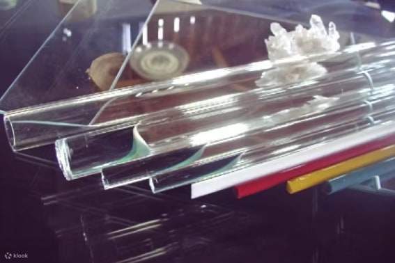 Buat Liontin Berbentuk Tetesan Anda Sendiri: Pengalaman Kerajinan Kaca ...