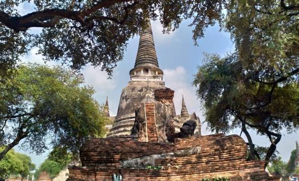 Let's go to Ayutthaya, a World Heritage Site, on the State Railway of ...