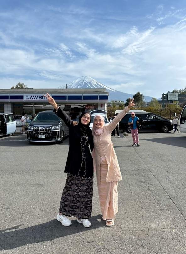 [Muslim-friendly | Mount Fuji Day Tour] Arakurayama Sengen Park + Fuji ...
