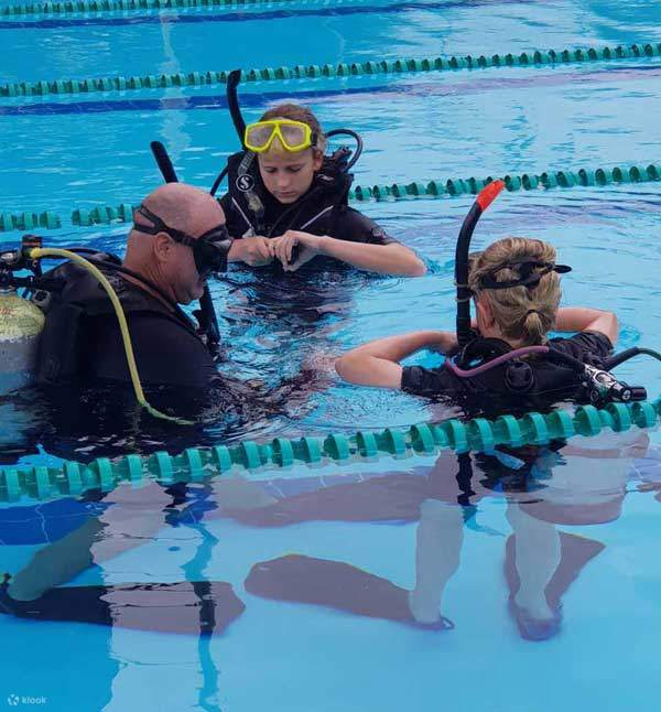 Become a PADI OW Diver in Pattaya with PADI 5 Star IDC - Klook