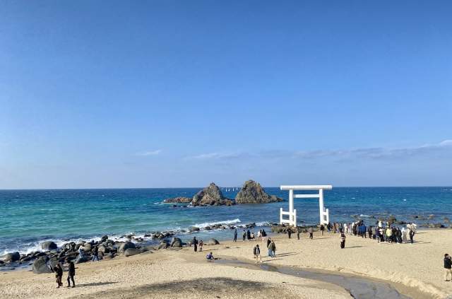 Fukuoka Day Trip: Itoshima Meoto Iwa (Wedded Rocks), Ichiran Forest ...