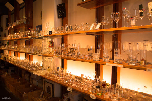 Online reservation for original glass making experience (Asakusa ...