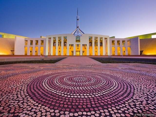 Canberra One Day Tour - Klook Australia