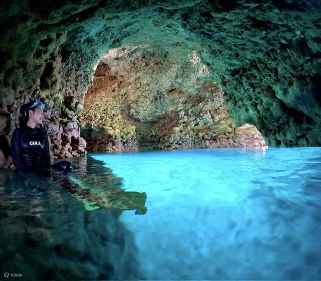 沖繩天然海灘立槳衝浪、皮划艇和青之洞窟浮潛體驗（免費照片） Klook香港