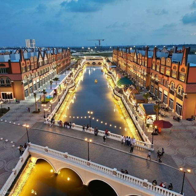 Half Day Tour Jakarta Aquarium and Pantai Indah Kapuk Jakarta - Klook