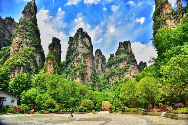 Tur 3 Hari Taman Hutan Nasional Zhangjiajie Gunung Tianmen Fenghuang ...