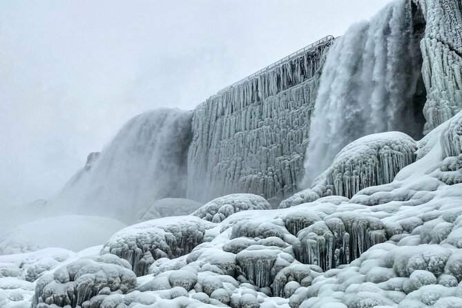 Niagara Falls Christmas Season 2-Hour Tour with Santa Walking Tour ...