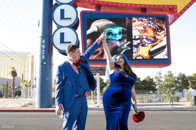 Las Vegas Strip Limousine Private 2-Hour Photo Tour - Klook United States