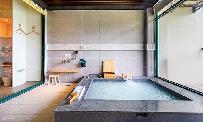 Taipei: Yangming Hot Spring Resort - Wooden House Bath & Landscape Hot ...