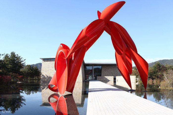 Sewa Mobil Pribadi BTS ARMY: BUTTER, BUS STOP, paket Musim Dingin 2021 - Klook Indonesia