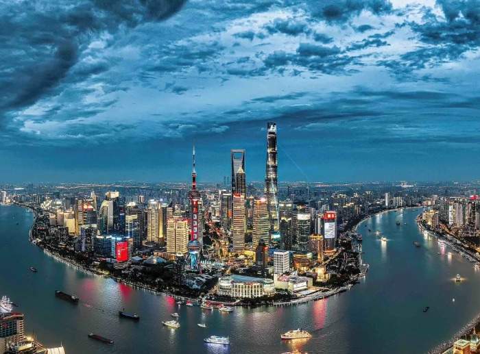 Jalan-jalan di Kota Shanghai (Menara Mutiara Oriental + Tur Sungai ...