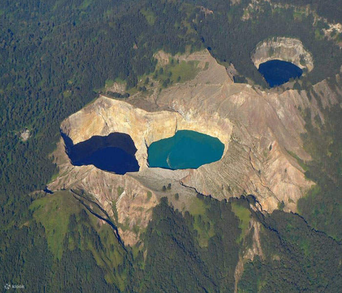 2D1N Kelimutu Three-Colored Crater Lake Tour from Labuan Bajo - Klook