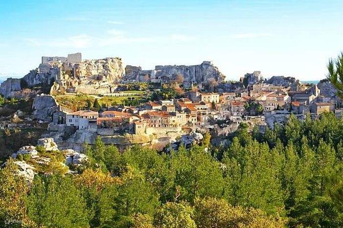 Saint Remy, Les Baux de Provence, dan Pont du Gard Tour dari Avignon ...