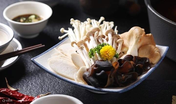 Bendingtang hot pot at MRT Beimen Station - Klook United States