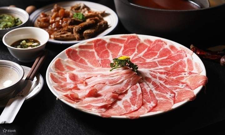 Bendingtang hot pot at MRT Beimen Station - Klook United States