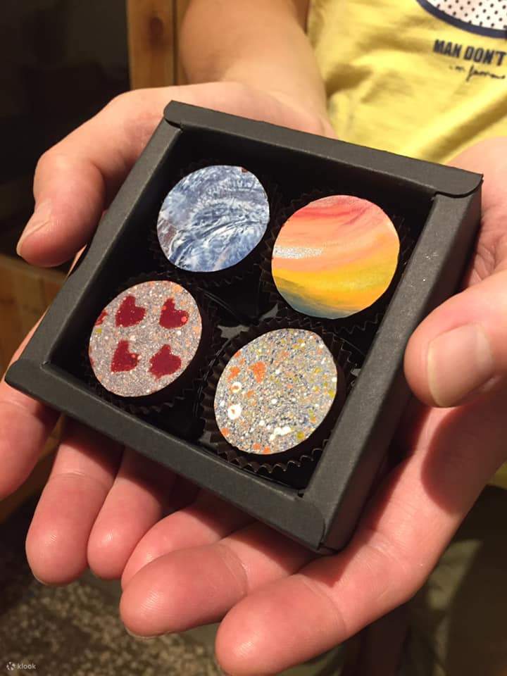 Yilan: Rebirth Chocolate Painted Chocolate DIY Experience - Klook