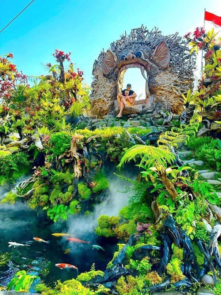 Instagrammable Glass Factory, Taman Dedari and Waterfall Tour - Klook