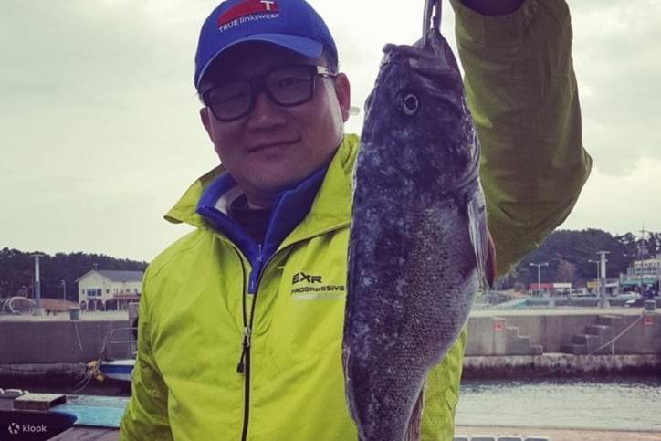 Jeju Sea Boat Fishing Tour with Lunch Included - Klook United States