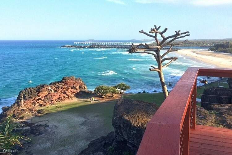 Currumbin Wildlife and Point Danger Tour with Chinese Speaking Guide ...