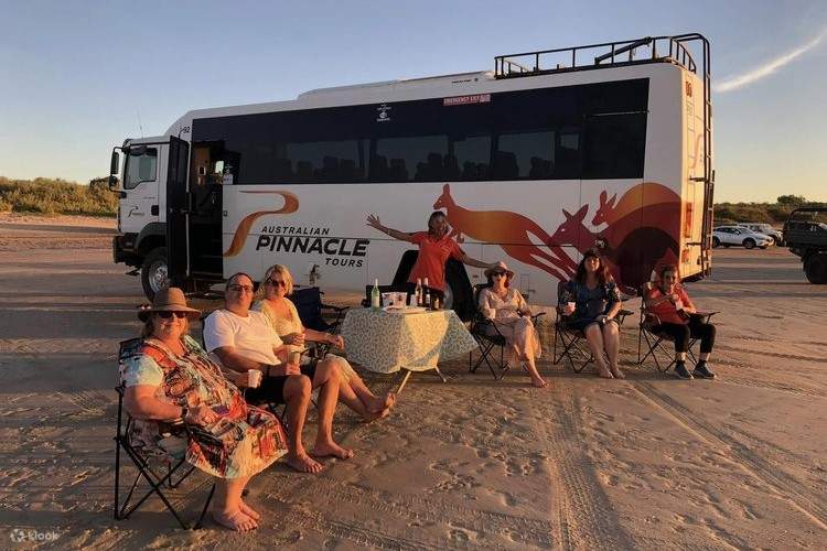 Pinnacle Desert Sunset & Stargazing Day Tour (Japanese Guide) - Klook