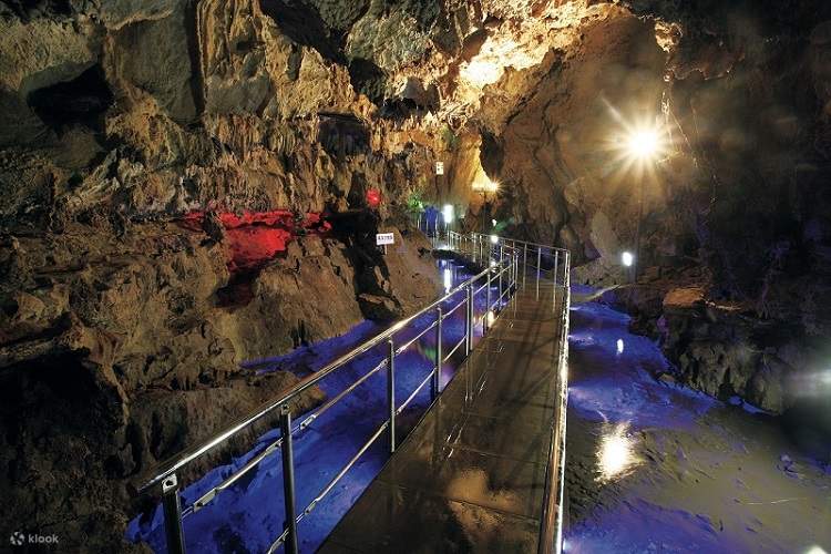 Shinhotaka Ropeway/Hida Great Limestone Cave Day Trip Bus Tour ...