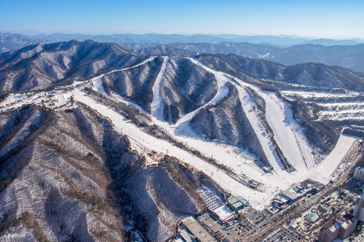 Vivaldi Park / Ski + Snowboard + SnowyLand Day Tour - Klook